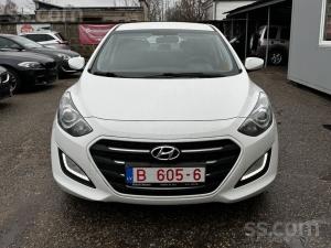 White Hyundai i30 2016 in Daugavpils, with an engine capacity of 1.40 L and mileage of 0 thousand km for 5950 €, photo 3 on AUTOMOTO.COM.LV