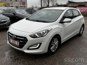 White Hyundai i30 2016 in Daugavpils, with an engine capacity of 1.40 L and mileage of 0 thousand km for 5950 €, photo 4 on AUTOMOTO.COM.LV