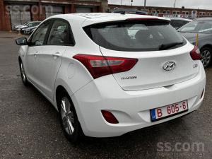White Hyundai i30 2016 in Daugavpils, with an engine capacity of 1.40 L and mileage of 0 thousand km for 5950 €, photo 5 on AUTOMOTO.COM.LV
