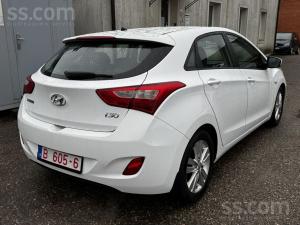 White Hyundai i30 2016 in Daugavpils, with an engine capacity of 1.40 L and mileage of 0 thousand km for 5950 €, photo 7 on AUTOMOTO.COM.LV