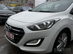 White Hyundai i30 2016 in Daugavpils, with an engine capacity of 1.40 L and mileage of 0 thousand km for 5950 €, photo 10 on AUTOMOTO.COM.LV
