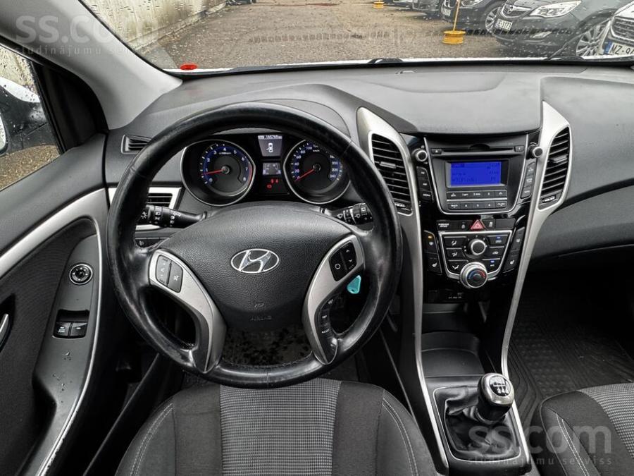 White Hyundai i30 2016 in Daugavpils, with an engine capacity of 1.40 L and mileage of 0 thousand km for 5950 €, photo 14 on AUTOMOTO.COM.LV