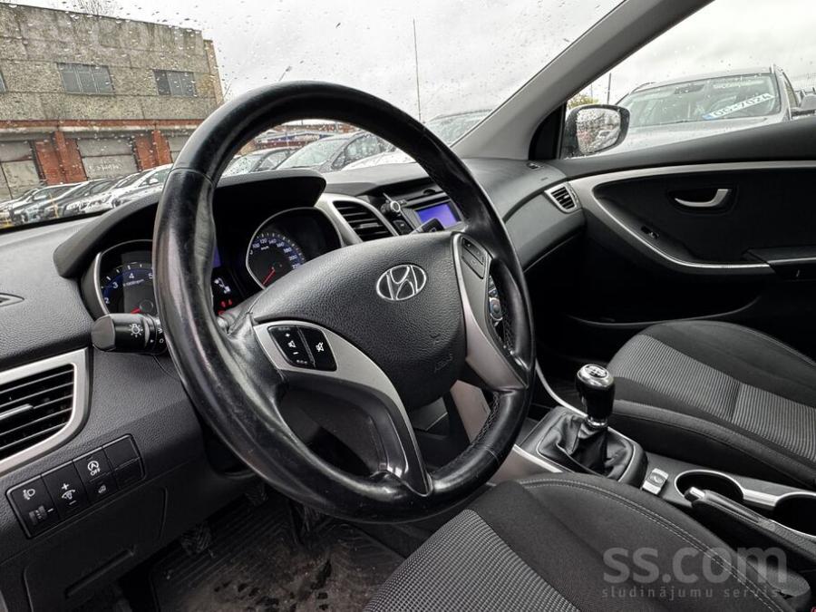 White Hyundai i30 2016 in Daugavpils, with an engine capacity of 1.40 L and mileage of 0 thousand km for 5950 €, photo 19 on AUTOMOTO.COM.LV