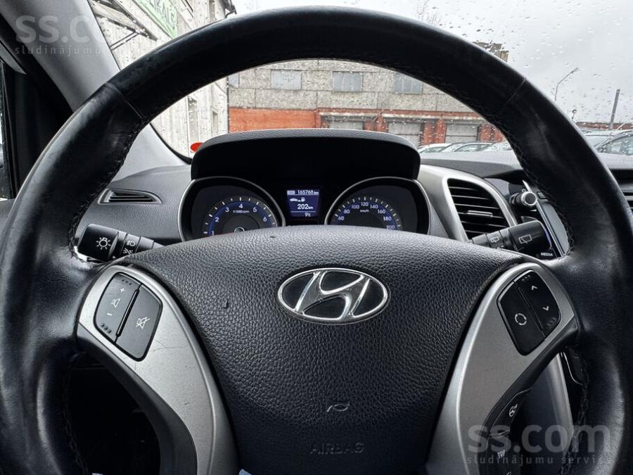 White Hyundai i30 2016 in Daugavpils, with an engine capacity of 1.40 L and mileage of 0 thousand km for 5950 €, photo 22 on AUTOMOTO.COM.LV