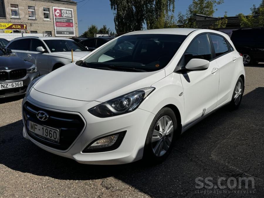 Белый Хендай i30 2016 в Даугавпилс, объемом двигателя 1.40 л и пробегом 0 тыс. км за 4500 €, фото 4 на AUTOMOTO.COM.LV