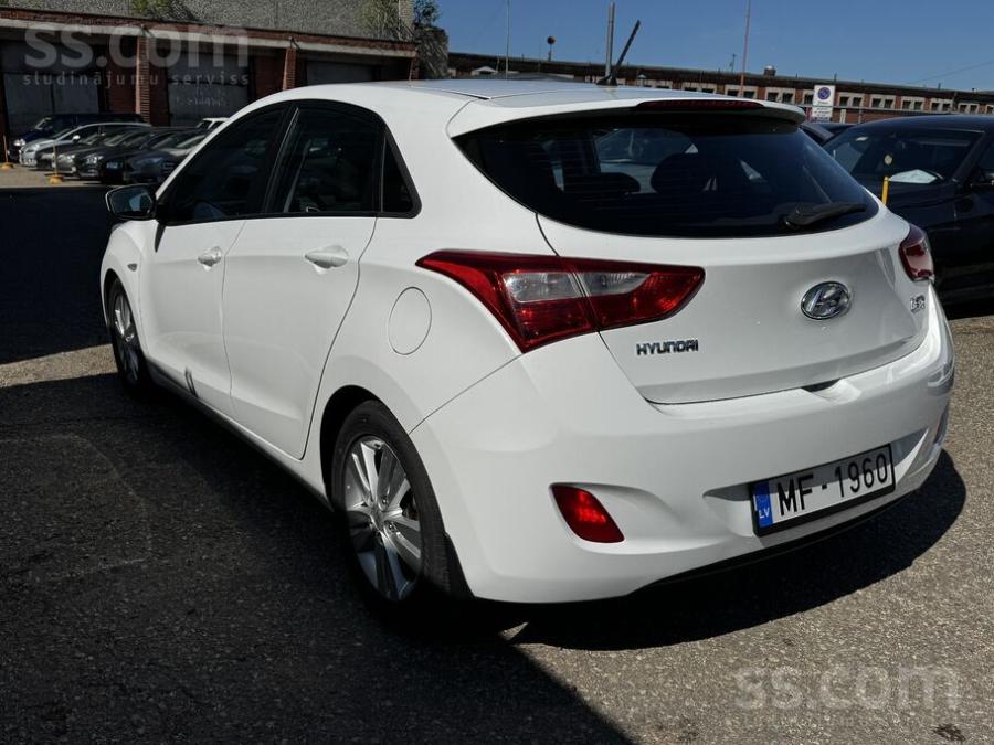 Белый Хендай i30 2016 в Даугавпилс, объемом двигателя 1.40 л и пробегом 0 тыс. км за 4500 €, фото 5 на AUTOMOTO.COM.LV