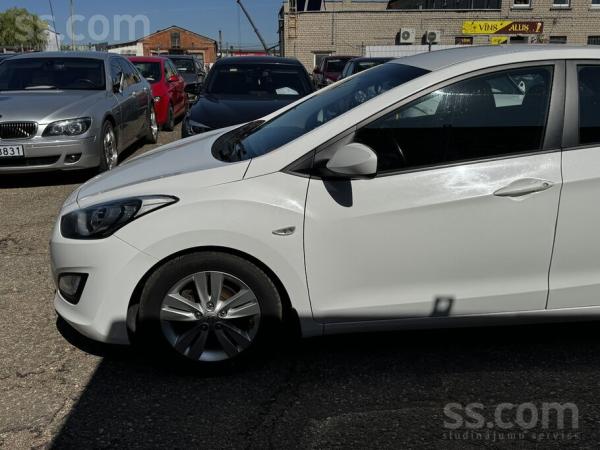 Белый Хендай i30 2016 в Даугавпилс, объемом двигателя 1.40 л и пробегом 0 тыс. км за 4500 €, фото 10 на AUTOMOTO.COM.LV