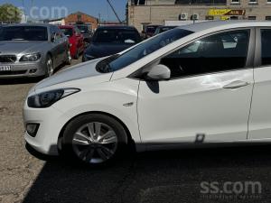 Белый Хендай i30 2016 в Даугавпилс, объемом двигателя 1.40 л и пробегом 0 тыс. км за 4500 €, фото 10 на AUTOMOTO.COM.LV