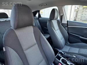 Белый Хендай i30 2016 в Даугавпилс, объемом двигателя 1.40 л и пробегом 0 тыс. км за 4500 €, фото 18 на AUTOMOTO.COM.LV