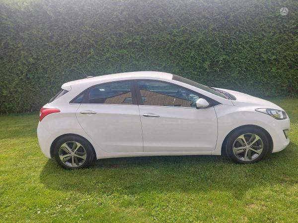 Balts Hyundai i30 2016 Prienai, ar dzinēja tilpumu 1.58 L un nobraukumu 183 tūkst. km par 6500 €, foto 2 vietnē AUTOMOTO.COM.LV