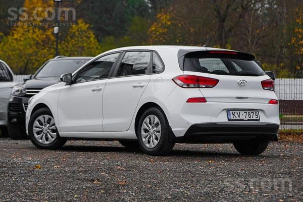 White Hyundai i30 2017 in Riga, with an engine capacity of 1.40 L and mileage of 203 thousand km for 6590 €, photo 3 on AUTOMOTO.COM.LV