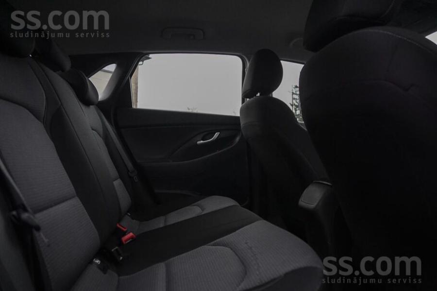 Balts Hyundai i30 2017 Rīga, ar dzinēja tilpumu 1.40 L un nobraukumu 203 tūkst. km par 6590 €, foto 21 vietnē AUTOMOTO.COM.LV