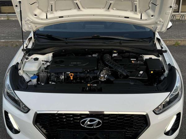 Белый Хендай i30 2017 в Паневежис, объемом двигателя 1.58 л и пробегом 247 тыс. км за 6500 €, фото 7 на AUTOMOTO.COM.LV