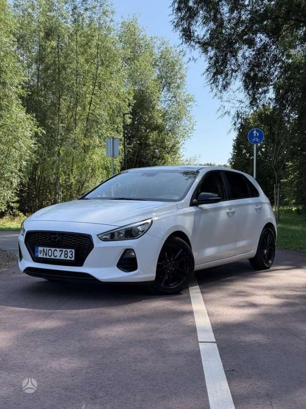Balts Hyundai i30 2017 Šauļi, ar dzinēja tilpumu 1.58 L un nobraukumu 231 tūkst. km par 7500 €, foto  vietnē AUTOMOTO.COM.LV