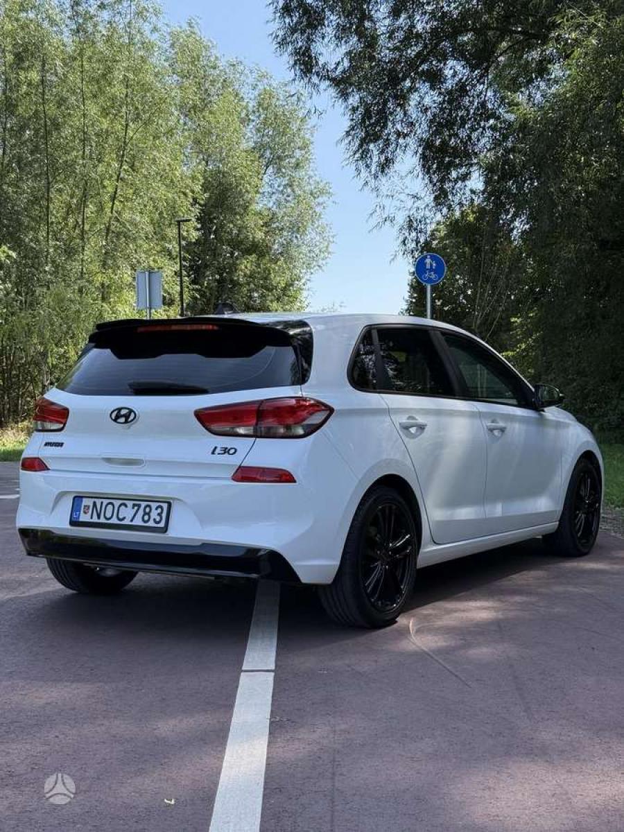 Белый Хендай i30 2017 в Шяуляй, объемом двигателя 1.58 л и пробегом 231 тыс. км за 7500 €, фото 6 на AUTOMOTO.COM.LV