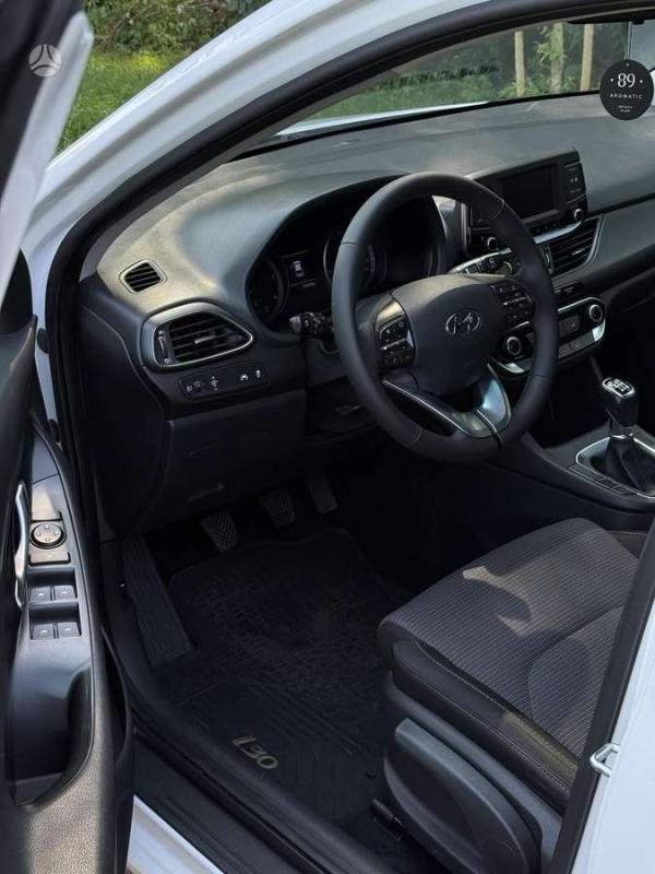 Balts Hyundai i30 2017 Šauļi, ar dzinēja tilpumu 1.58 L un nobraukumu 231 tūkst. km par 7500 €, foto 9 vietnē AUTOMOTO.COM.LV
