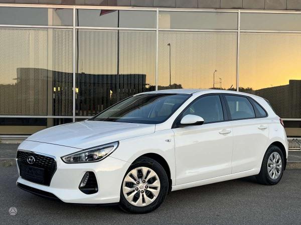 Белый Хендай i30 2017 в Паневежис, объемом двигателя 1.58 л и пробегом 247 тыс. км за 6000 €, фото 1 на AUTOMOTO.COM.LV
