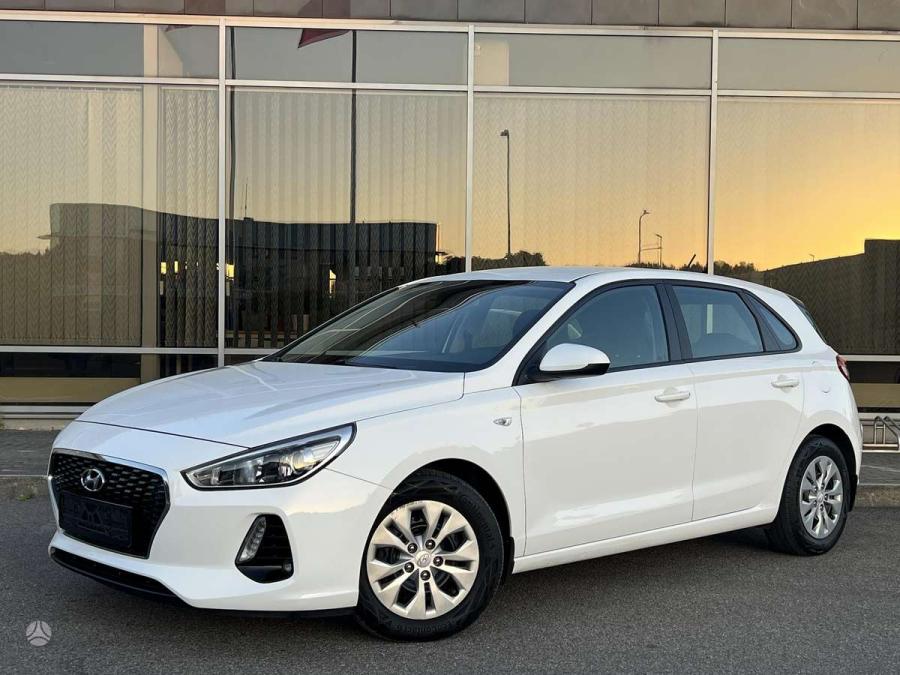 Белый Хендай i30 2017 в Паневежис, объемом двигателя 1.58 л и пробегом 247 тыс. км за 6000 €, фото 1 на AUTOMOTO.COM.LV