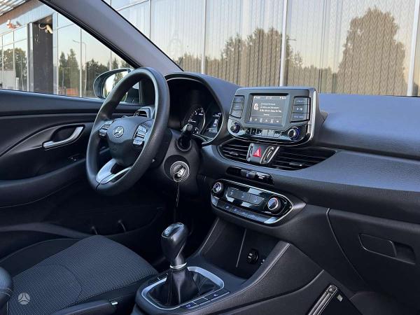 Хендай i30 2017 в Паневежис на AUTOMOTO.COM.LV Белый Хендай i30 2017 в Паневежис, объемом двигателя 1.58 л и пробегом 247 тыс. км за 6000 €, фото 7 на AUTOMOTO.COM.LV