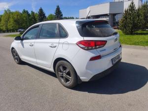 White Hyundai i30 2017 in Alytus, with an engine capacity of 1.35 L and mileage of 107 thousand km for 9500 €, photo 8 on AUTOMOTO.COM.LV