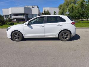 White Hyundai i30 2017 in Alytus, with an engine capacity of 1.35 L and mileage of 107 thousand km for 9500 €, photo 9 on AUTOMOTO.COM.LV