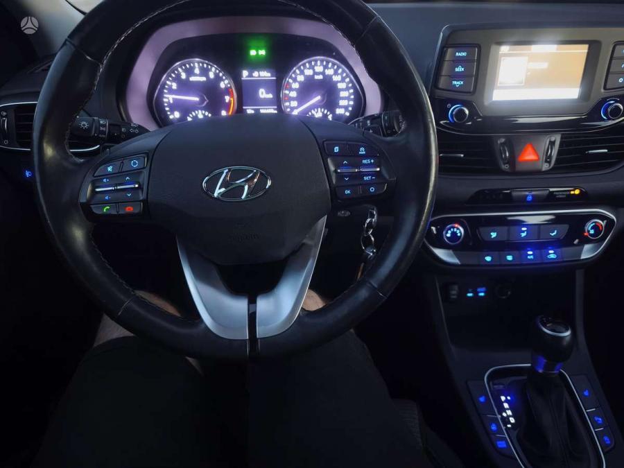 White Hyundai i30 2017 in Alytus, with an engine capacity of 1.35 L and mileage of 107 thousand km for 9500 €, photo 19 on AUTOMOTO.COM.LV