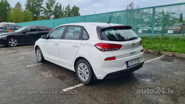 White Hyundai i30 2018 in Tallinn, with an engine capacity of 1.40 L and mileage of 204 thousand km for 6990 €, photo 3 on AUTOMOTO.COM.LV