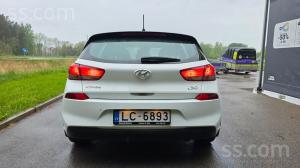 White Hyundai i30 2018 in Riga, with an engine capacity of 1.60 L and mileage of 147 thousand km for 7500 €, photo 6 on AUTOMOTO.COM.LV