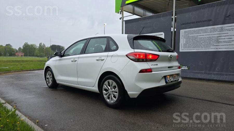 White Hyundai i30 2018 in Riga, with an engine capacity of 1.60 L and mileage of 147 thousand km for 7500 €, photo 8 on AUTOMOTO.COM.LV