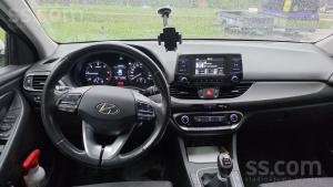 White Hyundai i30 2018 in Riga, with an engine capacity of 1.60 L and mileage of 147 thousand km for 7500 €, photo 9 on AUTOMOTO.COM.LV