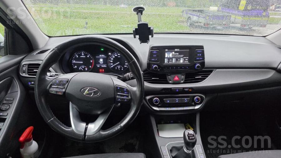 White Hyundai i30 2018 in Riga, with an engine capacity of 1.60 L and mileage of 147 thousand km for 7500 €, photo 9 on AUTOMOTO.COM.LV