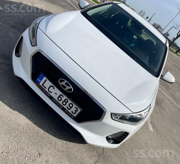 White Hyundai i30 2018 in Riga, with an engine capacity of 1.60 L and mileage of 147 thousand km for 6900 €, photo 1 on AUTOMOTO.COM.LV