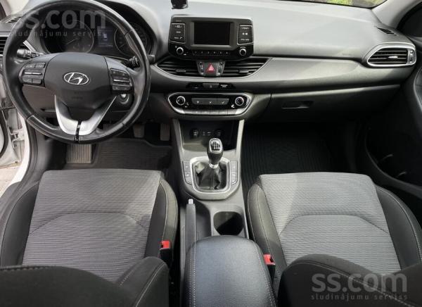White Hyundai i30 2018 in Riga, with an engine capacity of 1.60 L and mileage of 147 thousand km for 6900 €, photo 6 on AUTOMOTO.COM.LV
