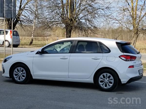 White Hyundai i30 2018 in Ogre, with an engine capacity of 1.60 L and mileage of 173 thousand km for 6570 €, photo 5 on AUTOMOTO.COM.LV