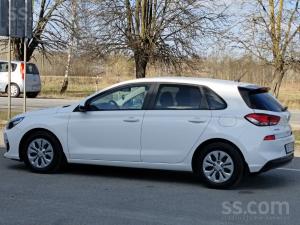 White Hyundai i30 2018 in Ogre, with an engine capacity of 1.60 L and mileage of 173 thousand km for 6570 €, photo 6 on AUTOMOTO.COM.LV