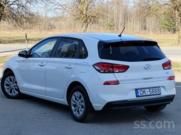 White Hyundai i30 2018 in Ogre, with an engine capacity of 1.60 L and mileage of 173 thousand km for 6570 €, photo 6 on AUTOMOTO.COM.LV