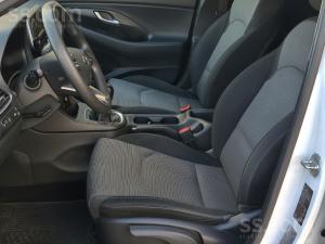 White Hyundai i30 2018 in Ogre, with an engine capacity of 1.60 L and mileage of 173 thousand km for 6570 €, photo 10 on AUTOMOTO.COM.LV