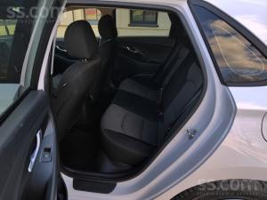 White Hyundai i30 2018 in Ogre, with an engine capacity of 1.60 L and mileage of 173 thousand km for 6570 €, photo 11 on AUTOMOTO.COM.LV