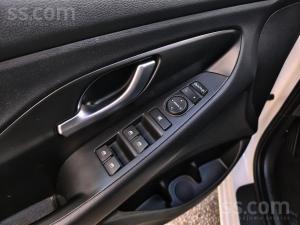 White Hyundai i30 2018 in Ogre, with an engine capacity of 1.60 L and mileage of 173 thousand km for 6570 €, photo 17 on AUTOMOTO.COM.LV