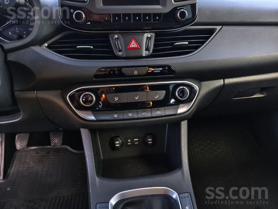 White Hyundai i30 2018 in Ogre, with an engine capacity of 1.60 L and mileage of 173 thousand km for 6570 €, photo 19 on AUTOMOTO.COM.LV