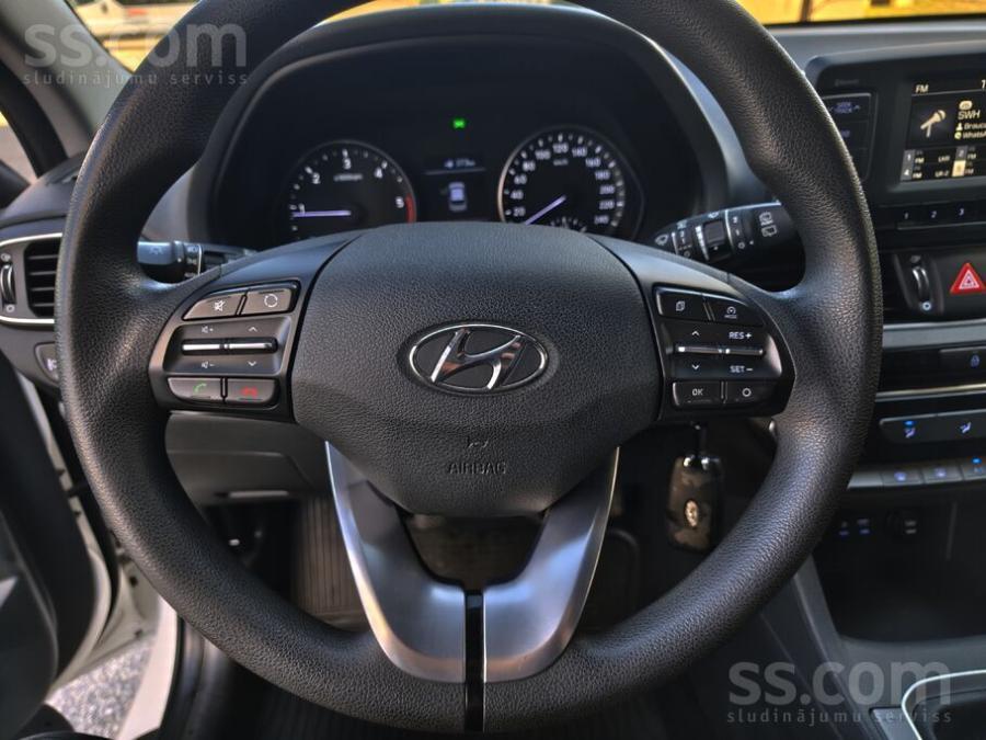 White Hyundai i30 2018 in Ogre, with an engine capacity of 1.60 L and mileage of 173 thousand km for 6570 €, photo 20 on AUTOMOTO.COM.LV