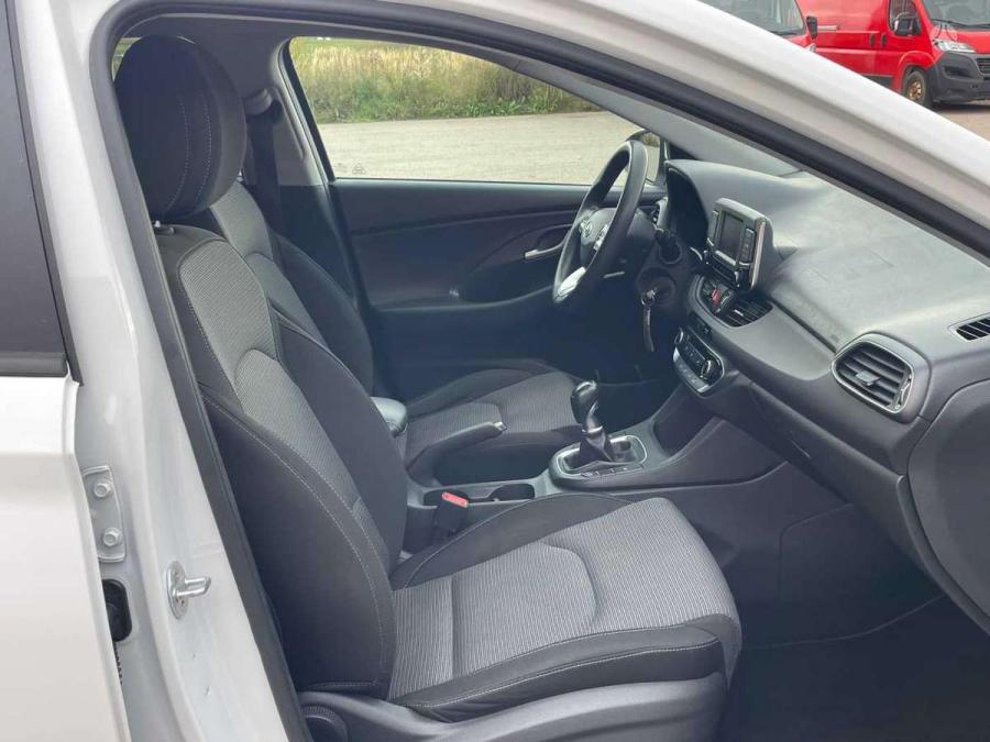 Balts Hyundai i30 2018 Ukmergė, ar dzinēja tilpumu 1.37 L un nobraukumu 163 tūkst. km par 5999 €, foto 10 vietnē AUTOMOTO.COM.LV