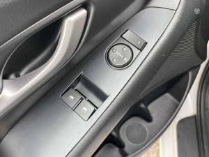 Balts Hyundai i30 2018 Ukmergė, ar dzinēja tilpumu 1.37 L un nobraukumu 163 tūkst. km par 5999 €, foto 19 vietnē AUTOMOTO.COM.LV