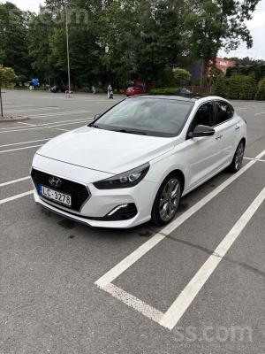 Белый Хендай i30 2018 в Рига, объемом двигателя 1.40 л и пробегом 105 тыс. км за 13790 €, фото 3 на AUTOMOTO.COM.LV