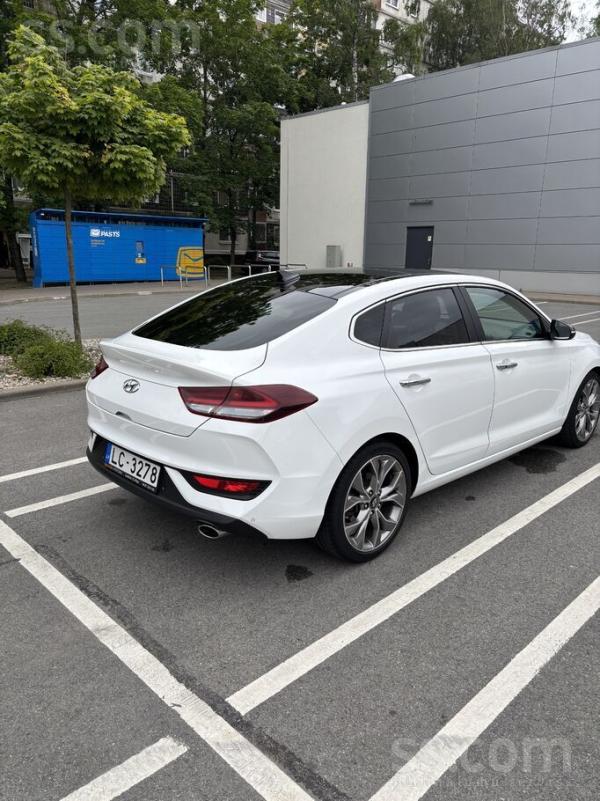 Balts Hyundai i30 2018 Rīga, ar dzinēja tilpumu 1.40 L un nobraukumu 105 tūkst. km par 13790 €, foto 4 vietnē AUTOMOTO.COM.LV