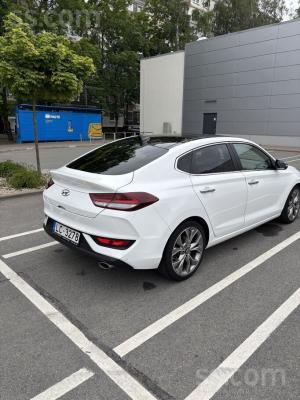 Белый Хендай i30 2018 в Рига, объемом двигателя 1.40 л и пробегом 105 тыс. км за 13790 €, фото 5 на AUTOMOTO.COM.LV