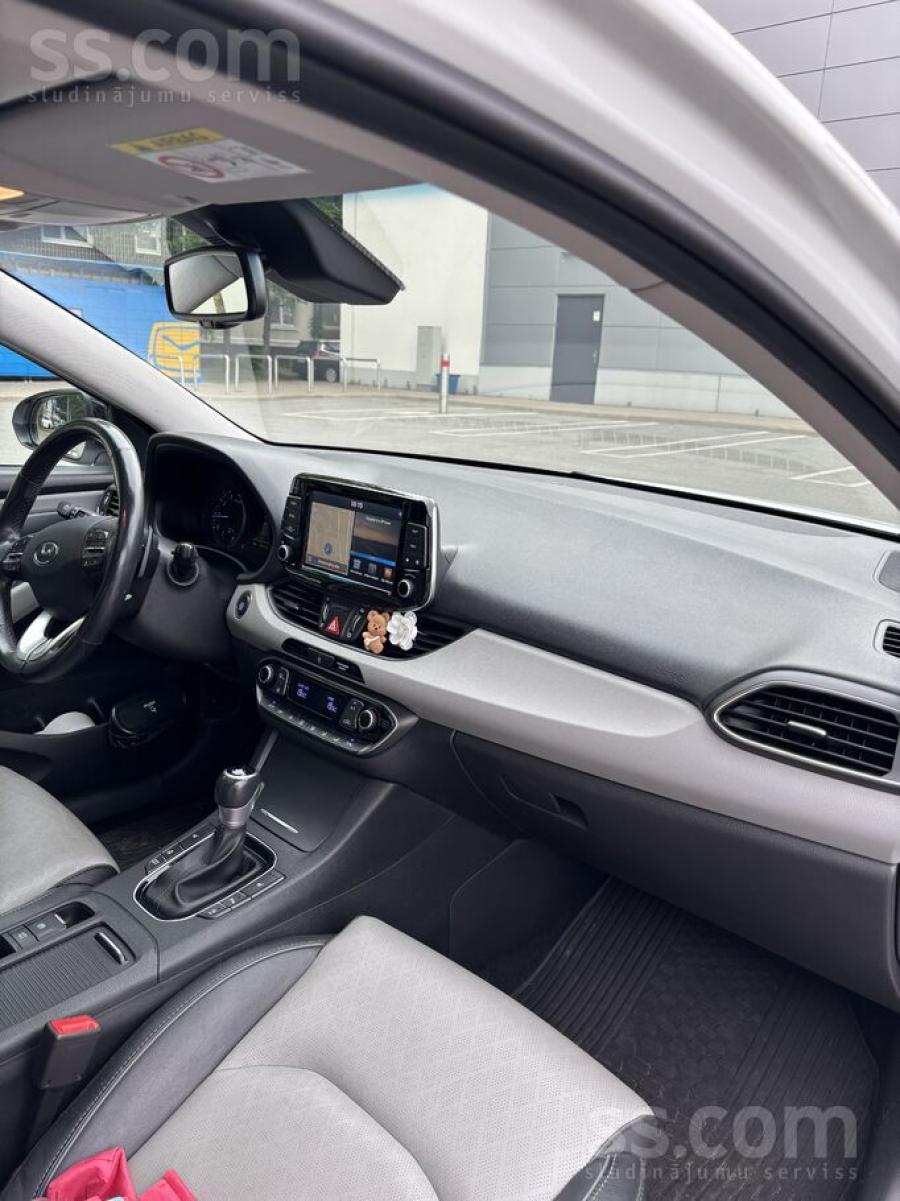 Белый Хендай i30 2018 в Рига, объемом двигателя 1.40 л и пробегом 105 тыс. км за 13790 €, фото 10 на AUTOMOTO.COM.LV