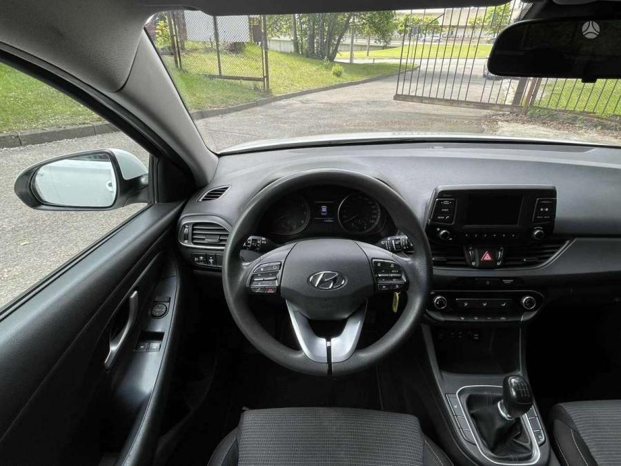 Белый Хендай i30 2018 в Вильнюс, объемом двигателя 1.37 л и пробегом 136 тыс. км за 6990 €, фото 11 на AUTOMOTO.COM.LV