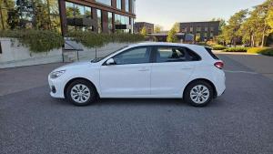 White Hyundai i30 2018 in Ukmerge, with an engine capacity of 1.37 L and mileage of 204 thousand km for 5900 €, photo 4 on AUTOMOTO.COM.LV
