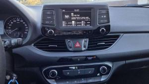White Hyundai i30 2018 in Ukmerge, with an engine capacity of 1.37 L and mileage of 204 thousand km for 5900 €, photo 7 on AUTOMOTO.COM.LV